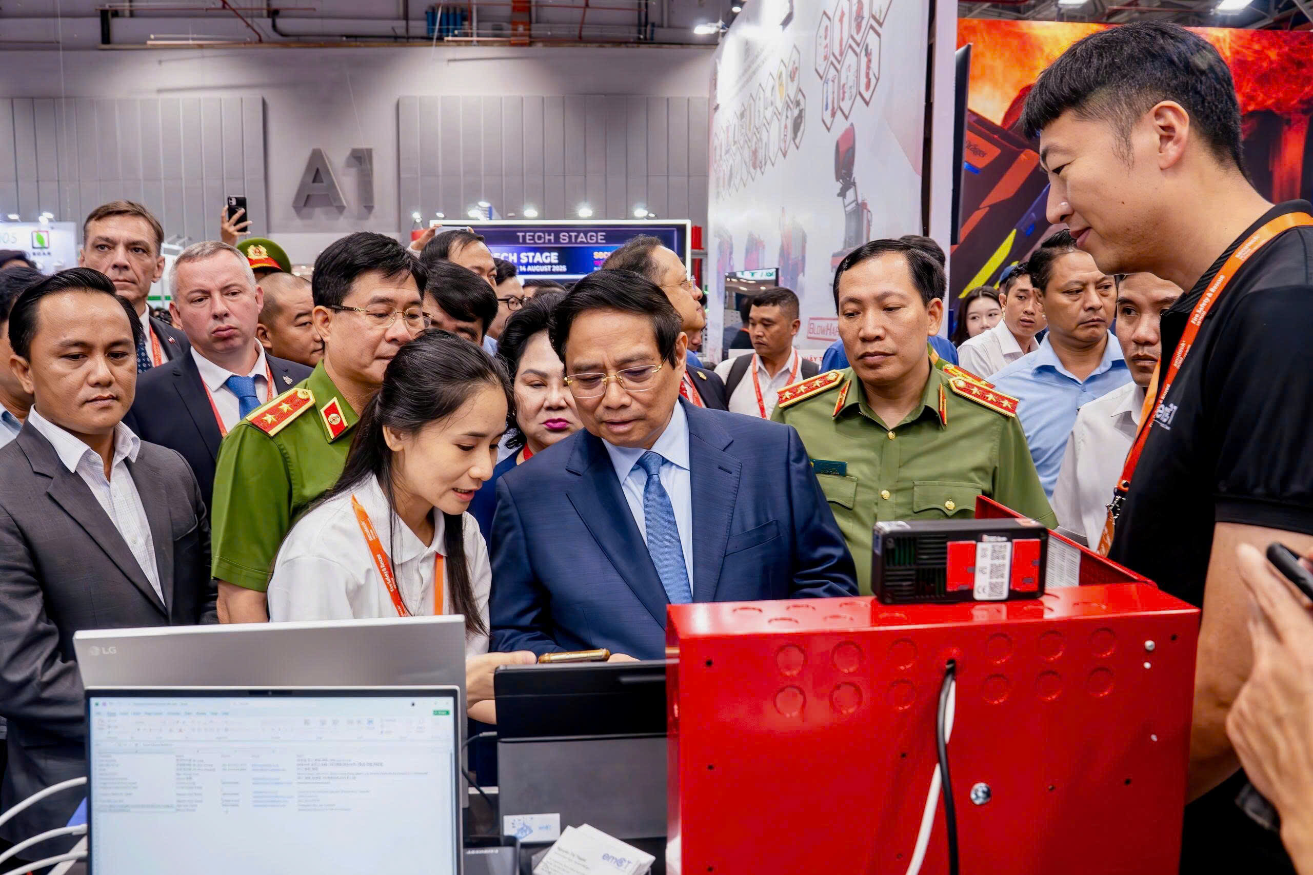 IT Jobs at CÔNG TY TNHH EMCT [Updated 28/12/2025]